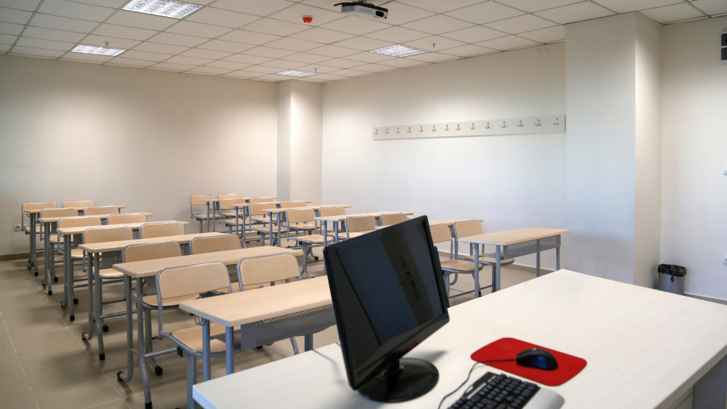 Nearly One a Week…That’s How Many Colleges Are Closing Down - CMG